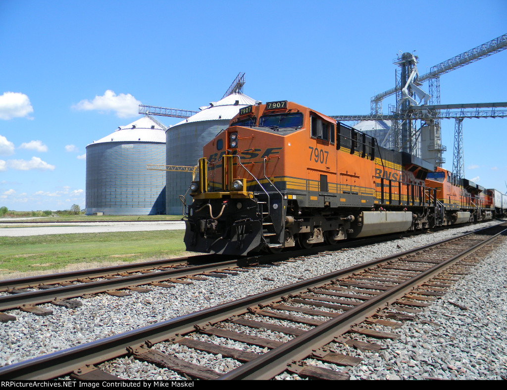 BNSF 7907